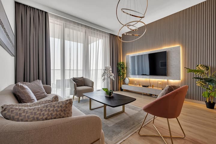 Luxurious, Creek & Marina View - Dubai
