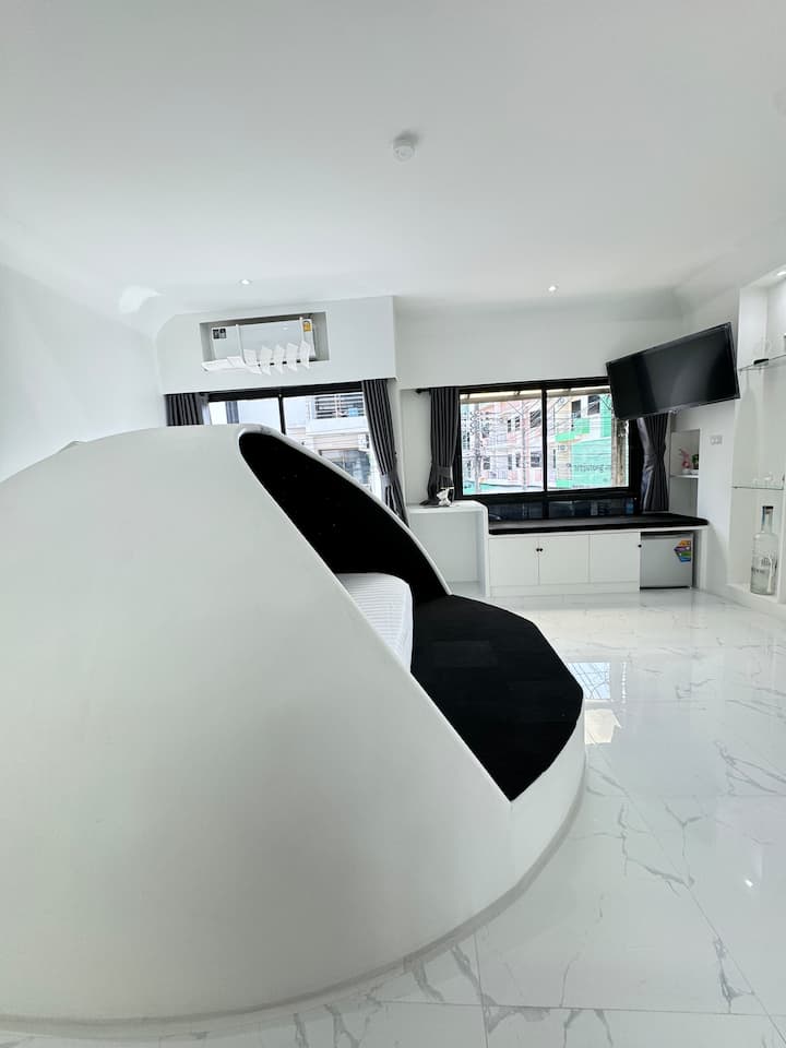 Toptpatong-starview Suite 1
Info
Insta: Toptpatong - Patong Beach