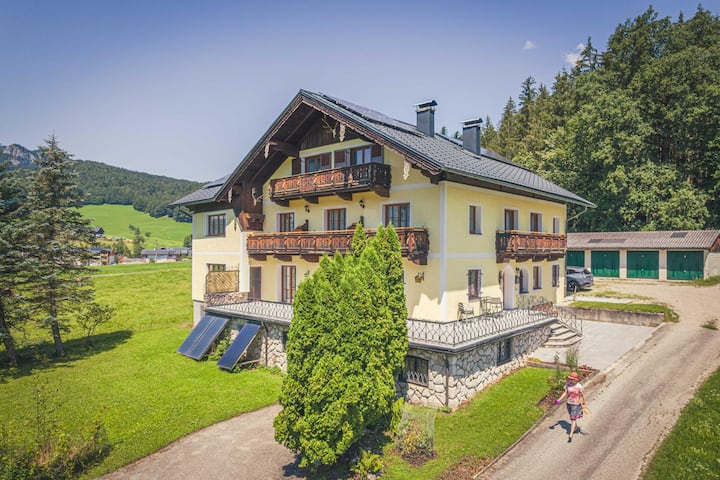 Mitten Im Grünen - Bad Ischl