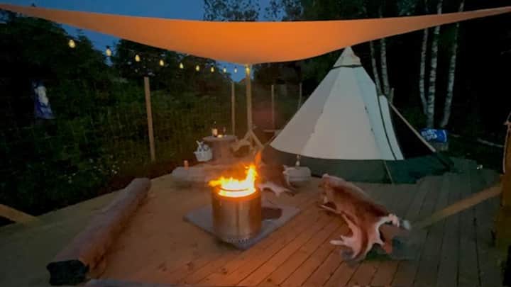 Lavvo Camp With Siberian Huskies - Moelv