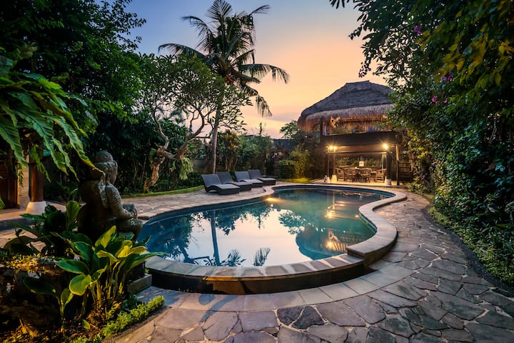 Balinese Villa W/ Huge Pool Japanese Vibe At Ubud - Ubud