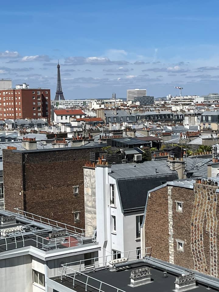Vibrant 1br With Balcony And View Of Eiffel Tower -