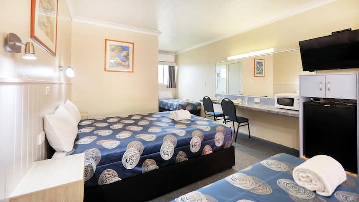 Family Room - Mackay Rose Motel - Mackay