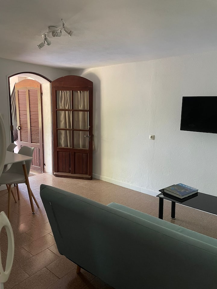 Logement Entre Mer Et Montagne - Figari