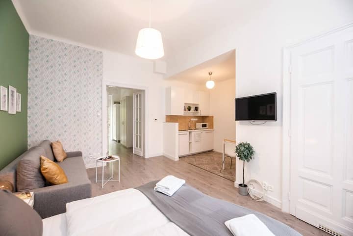 Cozy Studio In Central Budapest - Budapest