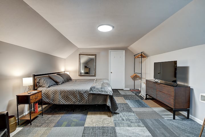 New Apartment Close To Mass Ave!-sleeps 4 - Indianapolis, IN