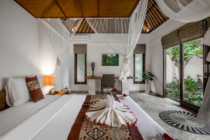 Spacious Villa And Lush Garden In Ubud’s Downtown - Ubud