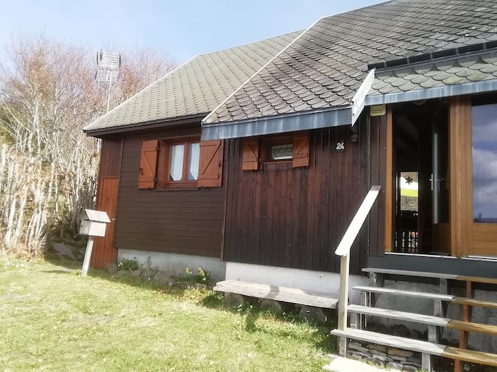 Confortable Chalet En Auvergne - Picherande