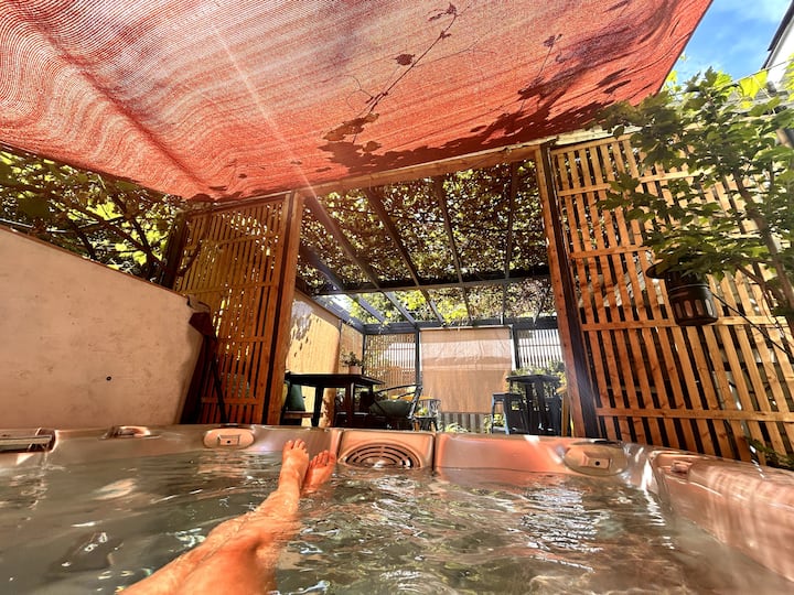 Songwriter’s Sanctuary - Hamilton