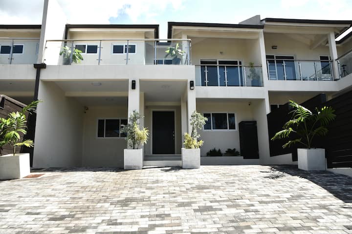 Chic Ocean View Retreat - Ocho Ríos