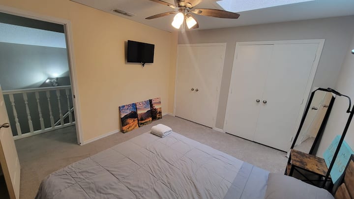 Spacious Queen Room In Irving - Dallas, TX