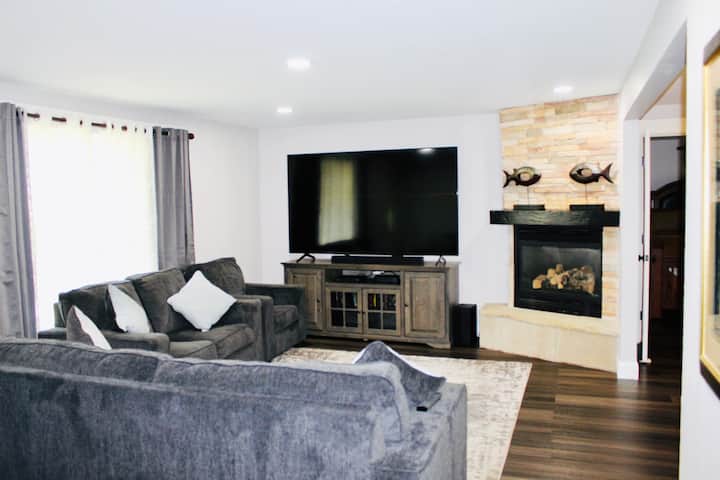Chaparral Rental
Cozy Vacation Home - Glenwood Springs, CO