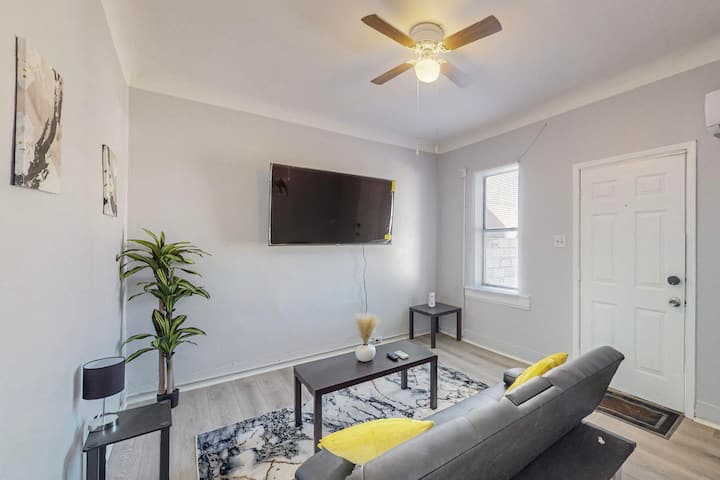 Cutie Casa In Southwest W Wifi & 65 Inch Tv! - Albuquerque, NM