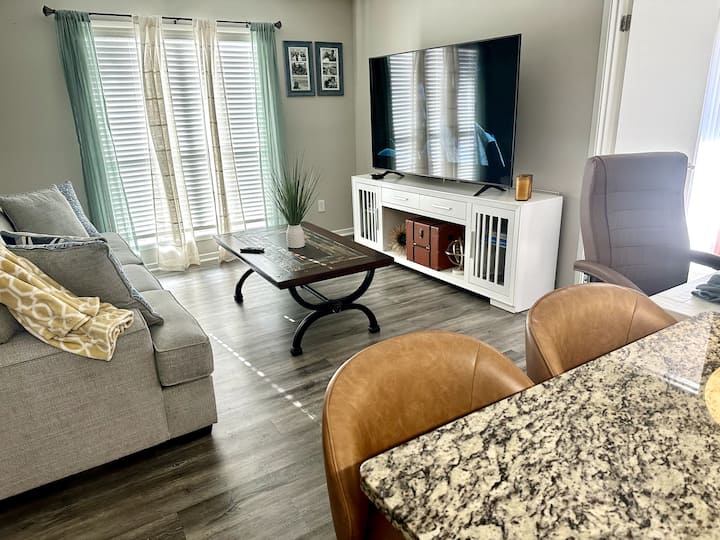 Simple Life In The Best Location - Sandy Springs, GA