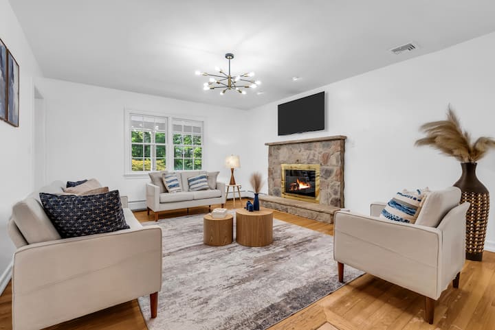 Fall Family Oasis | Fireplace, Theater, And Games - Mahwah, NJ