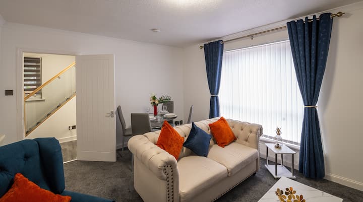 An Elegant 3 Bedroom House - Aberdeen