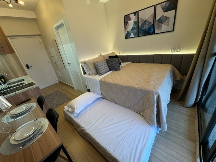 Apto. Com Varanda Metrô República Até 3 Pessoas - São Paulo