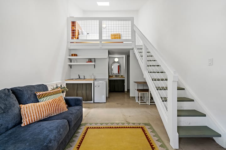Large Room With Loft | River Access | - New Braunfels, TX