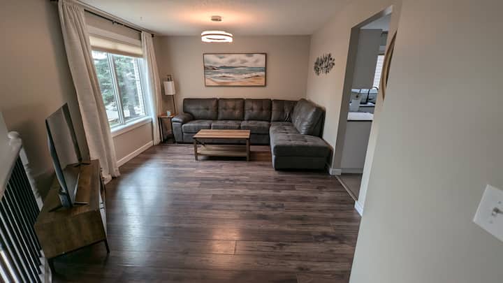 Peaceful And Inviting 4 Bedroom - Red Deer