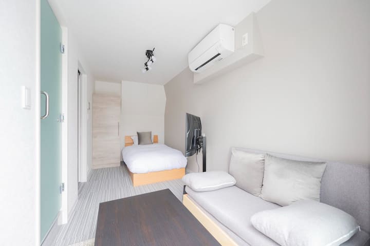 6 Minutes Walk From Waseda Station/designers/e01 - Harajuku