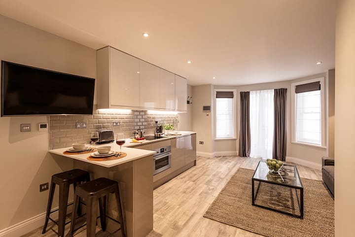 Beautiful One Bedroom Apartment-basement. Nw6. - London