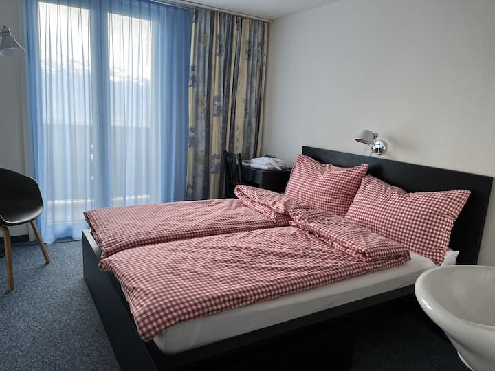 1 X Doppelbett-zimmer Mit Balkon - Thun