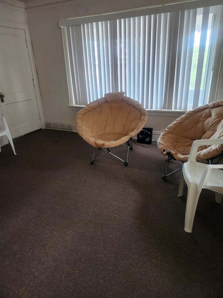 Cozy And Comfortable - Cleveland Heights, OH