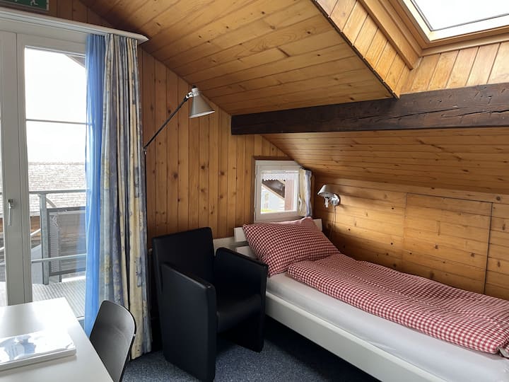 1 X Einzelbett-zimmer Mit Balkon - Thun