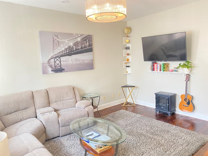 Private Room | 15 Min Walk To Iu/downtown - Bloomington, IN