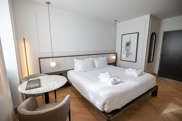 Chic Escape In The Heart Of Quebec Action - Quebec City