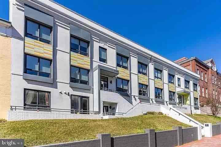 Chic Microunit With 99 Walkscore - Washington, DC