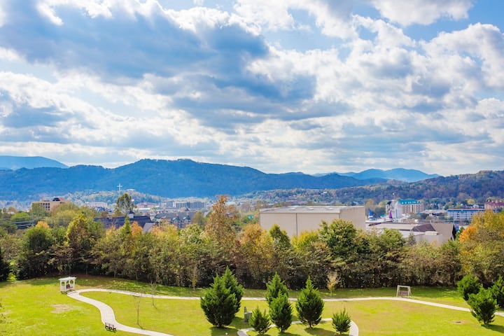 Enjoy 'Mountain View Condo'! - Pigeon Forge, TN