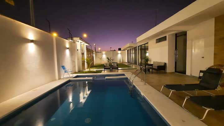 Casa Con Piscina Y Vista A Duna - Ica