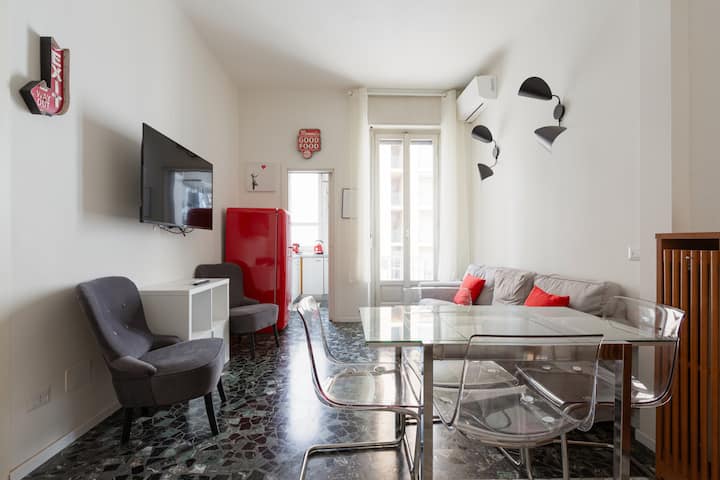 Guesthost - Porta Ticinese - Modern Apartment - Milan