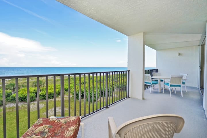Oceanfront Condo – Pool + Launch Views 4th Floor - Cape Canaveral, FL