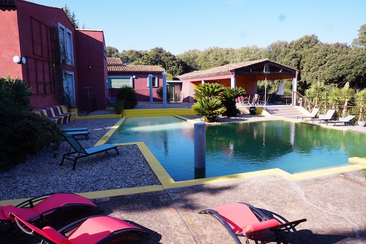 Studio Indépendant
2 à 4 Pers - Salon-de-Provence
