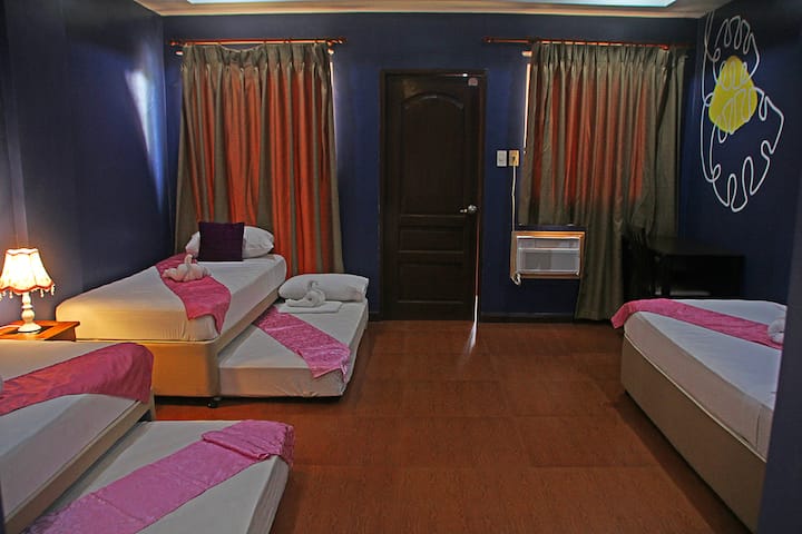 Familyroom With Gardenview (108) - Puerto Princesa