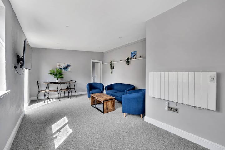 Modern 2br Ensuite Condo With Parking In Norwich - Norwich