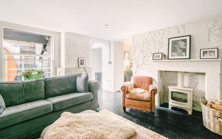 Beautiful Character Filled Home Sleeps 10 - Castle Combe