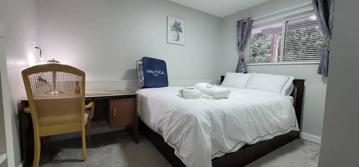 Guest Suite (Ground Floor) In Port Coquitlam. Bc - Cypress Mountain