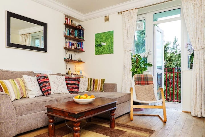 Beautiful Barons Court Apartment - Twickenham