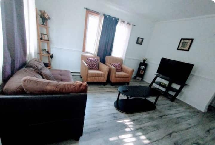 Comfy Bedroom In Quiet Spot - London, Ontario