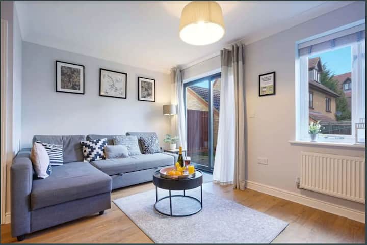Superb Mk 3bed House Allocated Parking - Milton Keynes