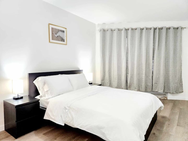 Bright 2br In Le Plateau | Near Metro & Parks - Montreal