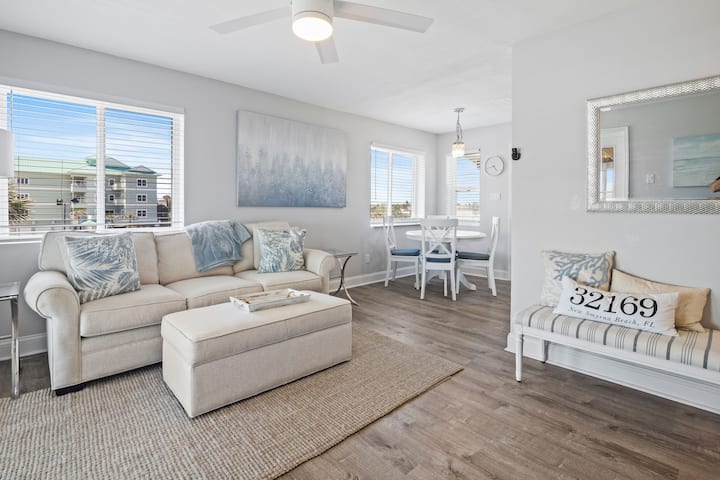 Beach Bungalow #2 - 2nd Floor - New Smyrna Beach, FL