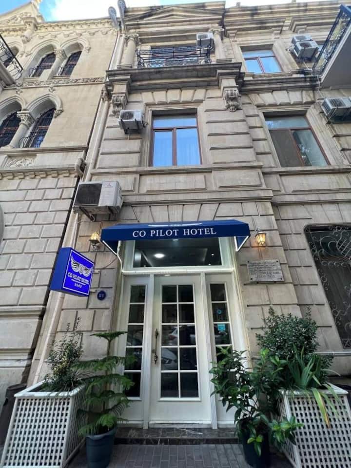 Pilot Baku Hotel - 바쿠