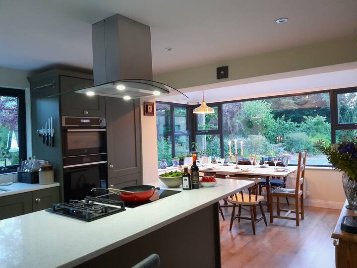 Private With Stunning Views - Newcastle