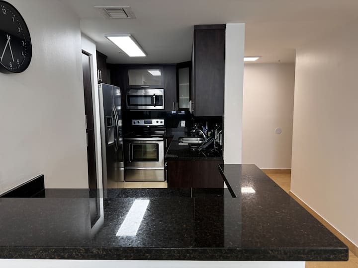 Modern 2 Bedroom Apartment In Bright District - Miami