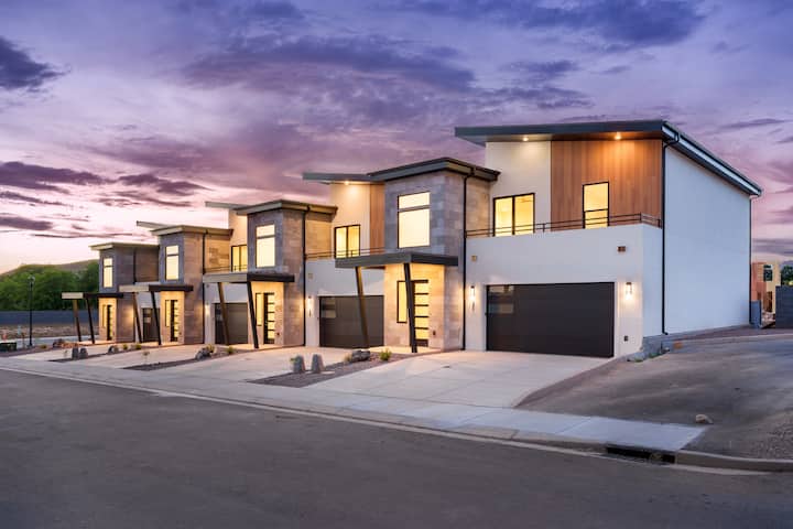 Hurricane Ut - New! - Sleeps 26 - Private Hot Tub - Hurricane, UT