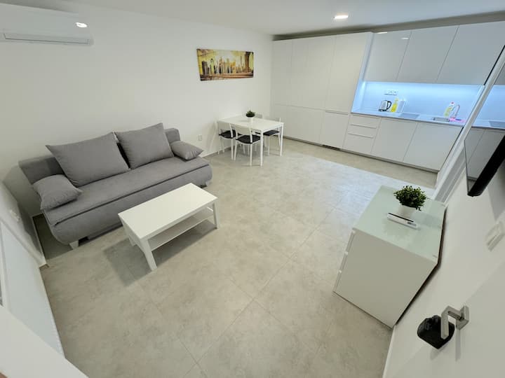 Krásny Byt - Apartmán 2 V Srdci Centra - Bratislava